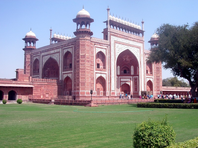 Travel Guide: Agra
