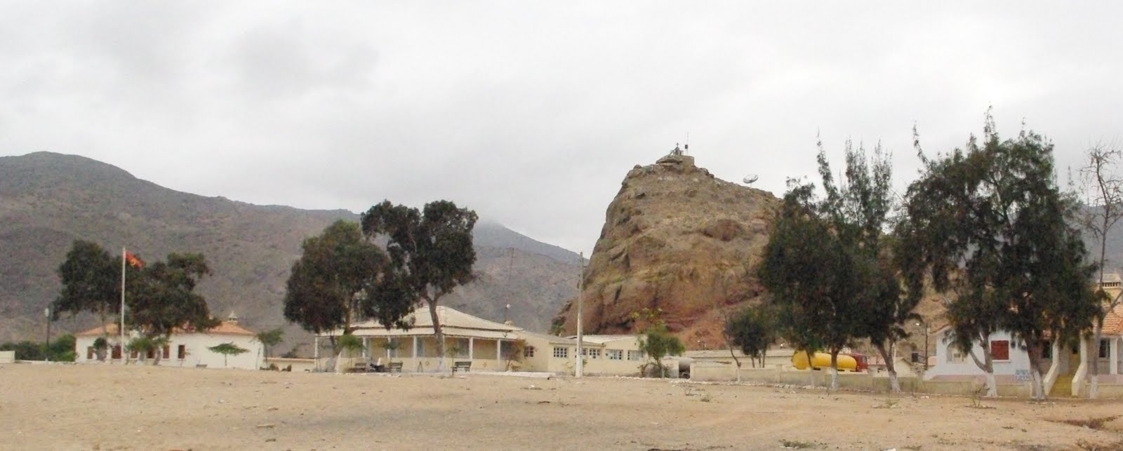 OLHAR DE CACIMBO: Viagem por Angola V_ de Cuio a LUCIRA.