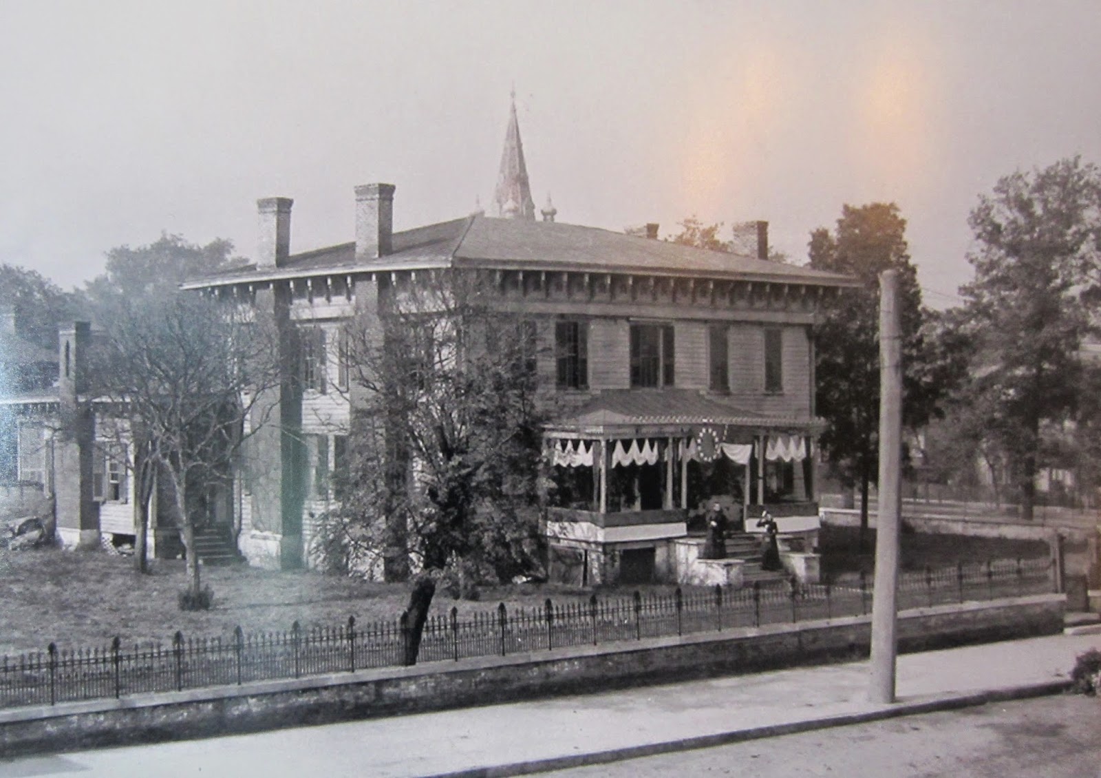 Souvenir Chronicles: MONTGOMERY, ALABAMA: FIRST WHITE HOUSE OF THE ...
