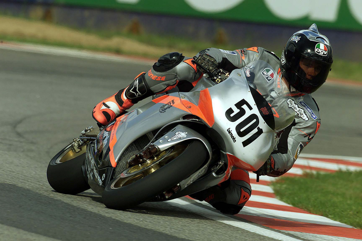 Racing Cafè: Photo #357 - Anthony Gobert 2000