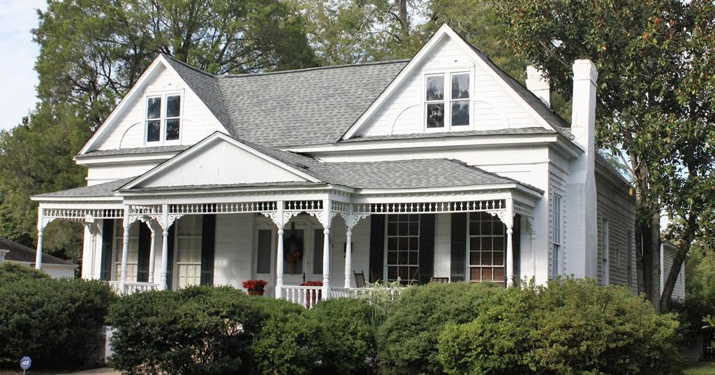 Sweet House Dreams: 1875 Southern Colonial in Eufaula, Alabama