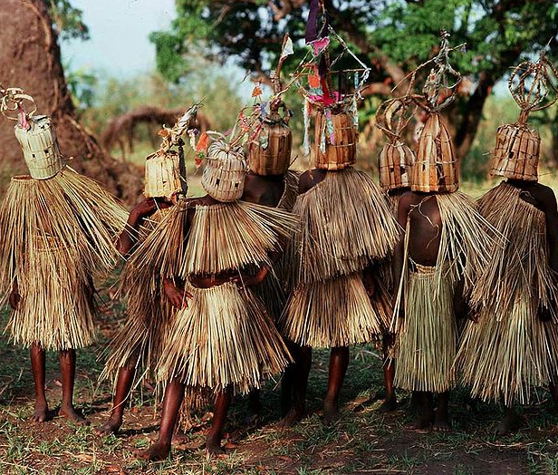 antropología aew: El matrimonio infantil y los hombres "hiena" de Malaui