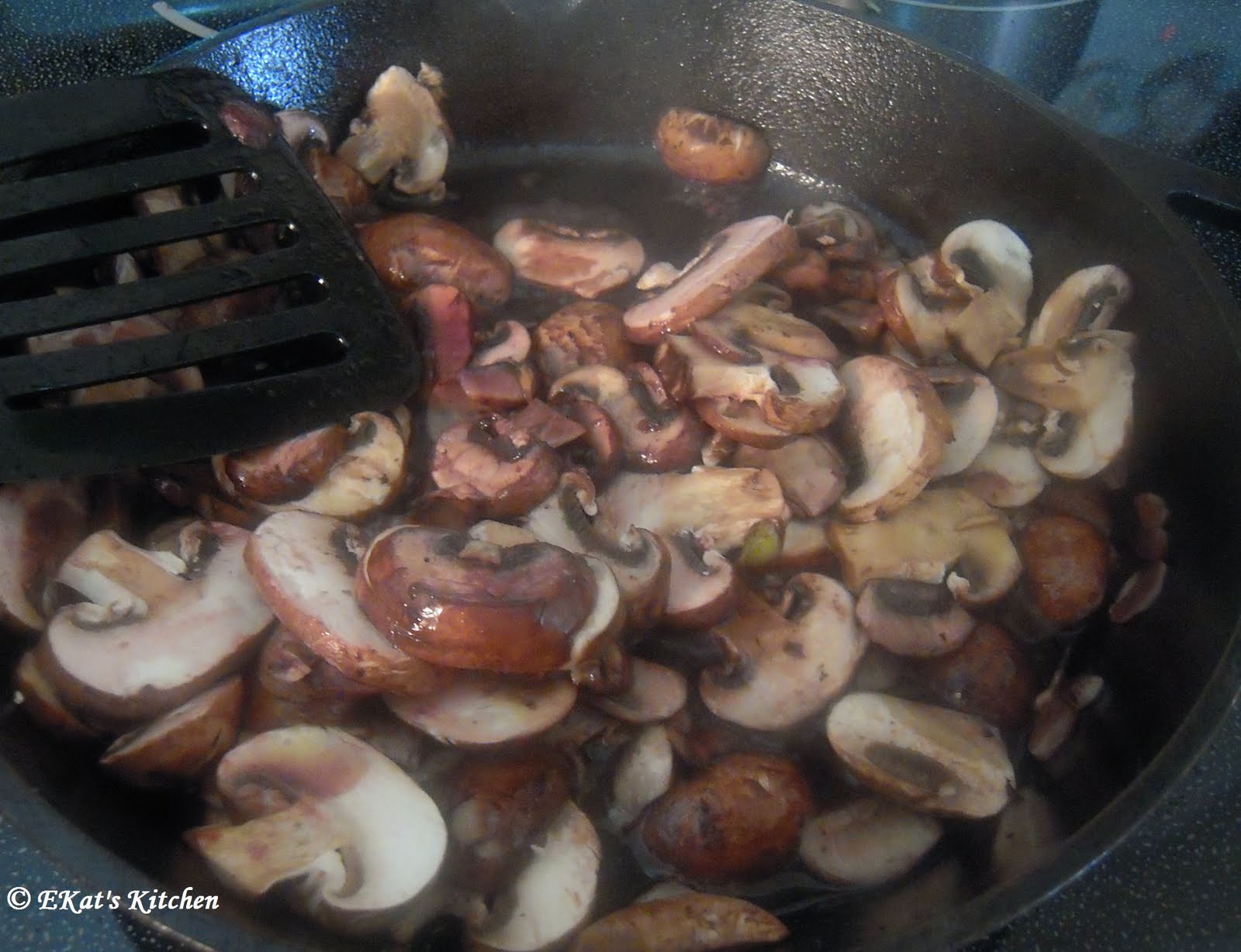 EKat's Kitchen: Cremini Chicken Marsala over Pesto Pasta