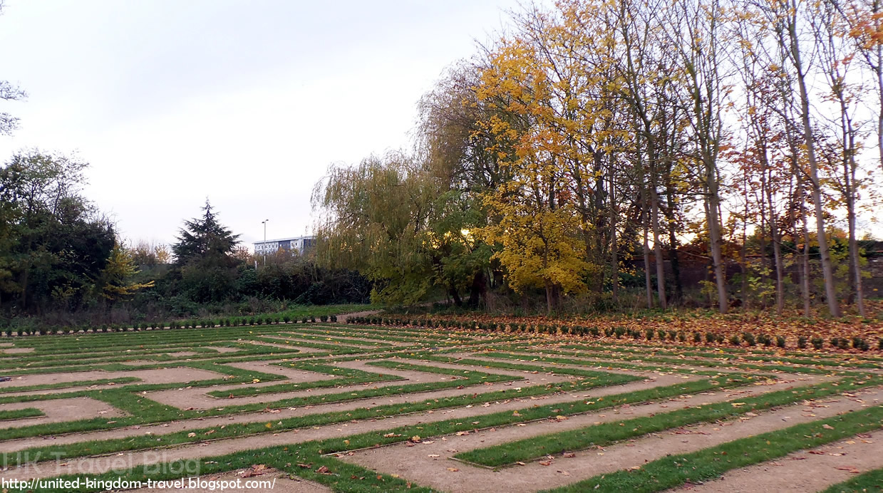 Cedars Park in Cheshunt - The Globe Trotter