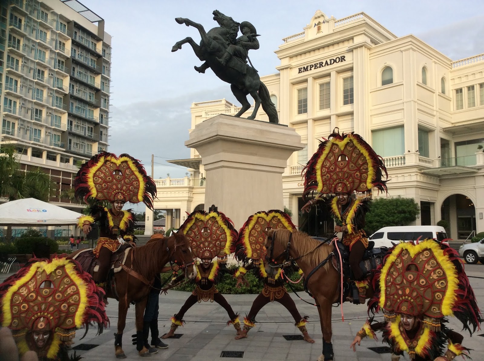 Megaworld formally unveils iconic Delgado monument in Iloilo Business ...