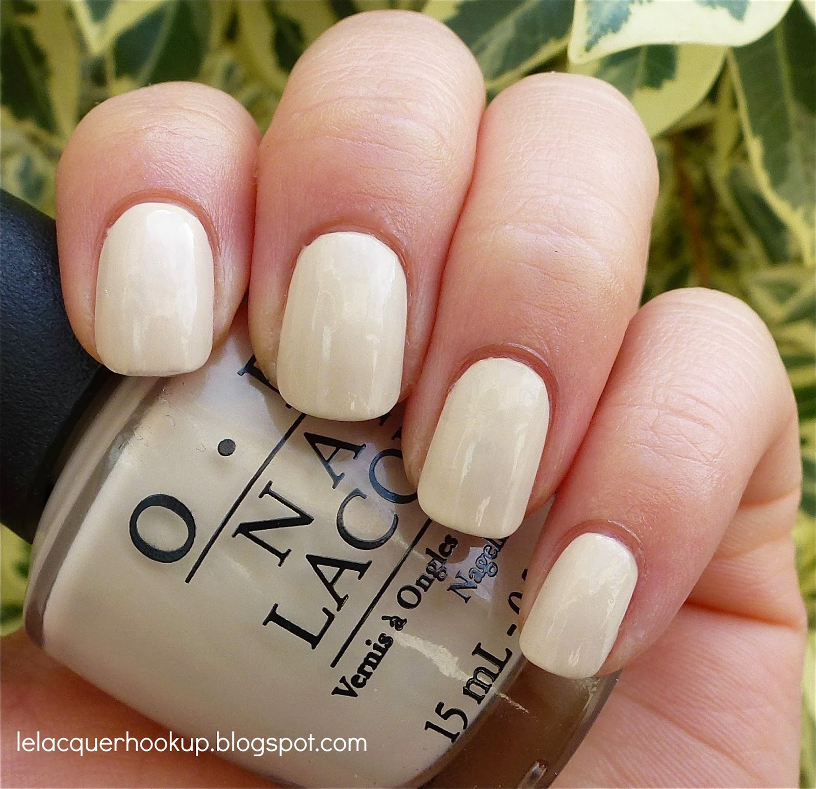 LE LACQUER HOOK UP: OPI My Vampire is Buff