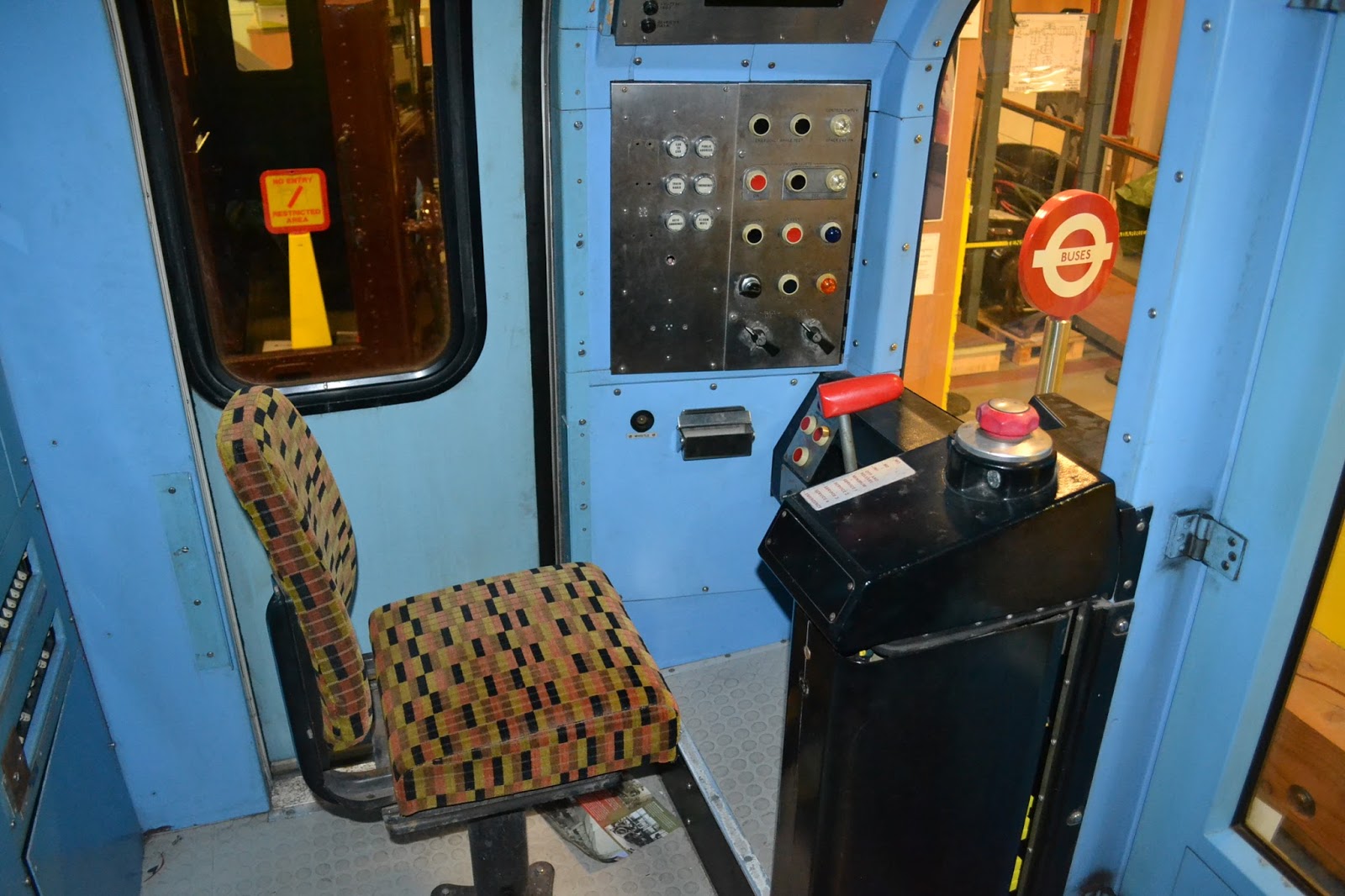 British Diesels and Electrics: London Underground 1986 Prototype Tube Stock