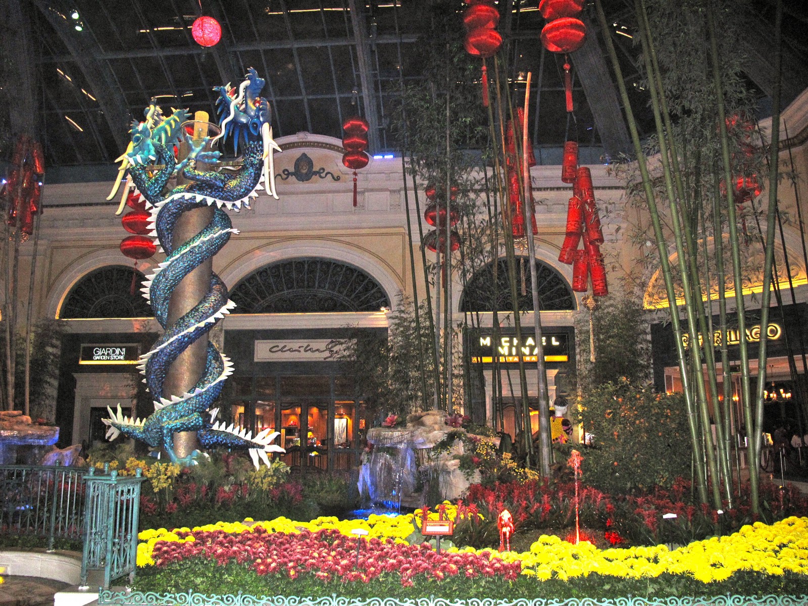 LAS VEGAS DAZE: Bellagio Chinese Year of the Dragon Conservatory Display
