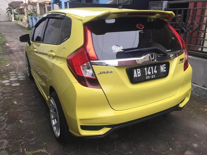Jual Honda Jazz RS Tahun 2018 Kuning - LAPAK MOBIL DAN MOTOR BEKAS
