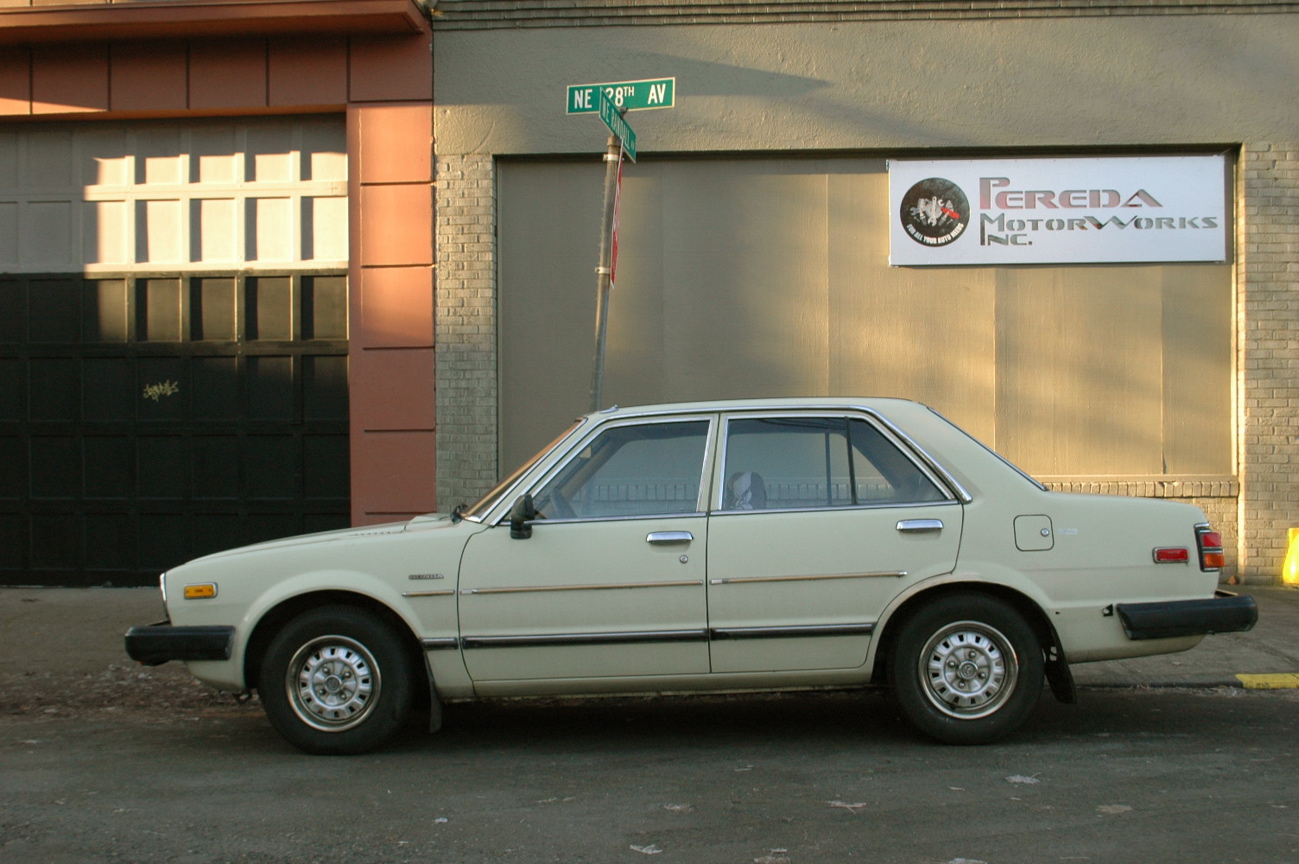 OLD PARKED CARS.: 1981 Honda Accord.
