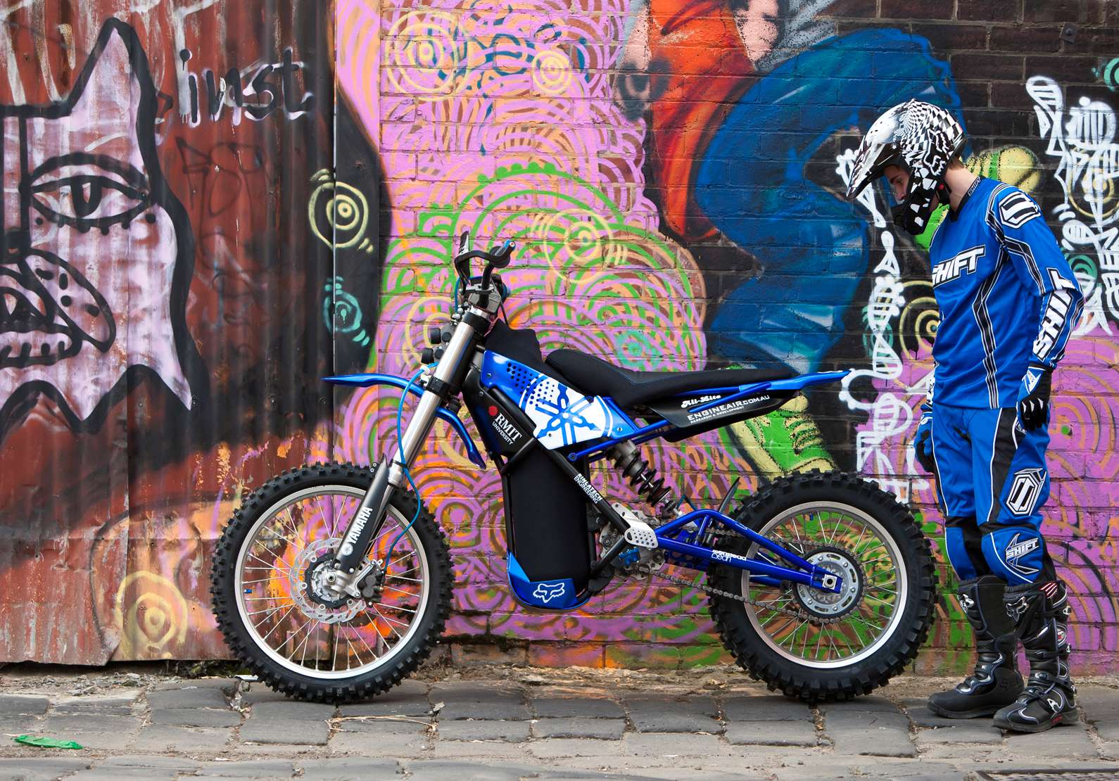 'O2 Pursuit' Air Powered Supermotard