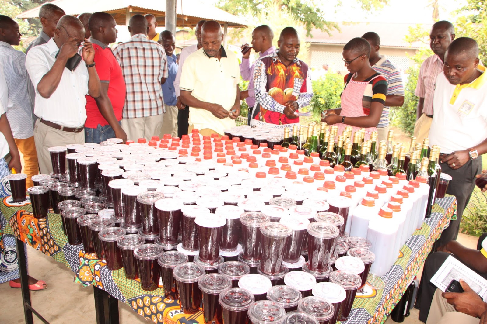 WANAUME WA KATOLIKI JIMBO LA DAR ES SALAAM WATEMBELEA MASISTA WA DADA ...