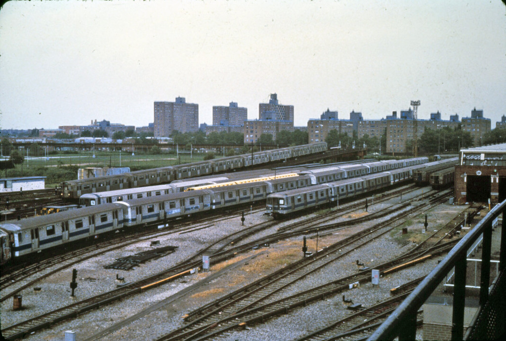 50 Rare and Interesting Photographs of the New York City Subway in the ...