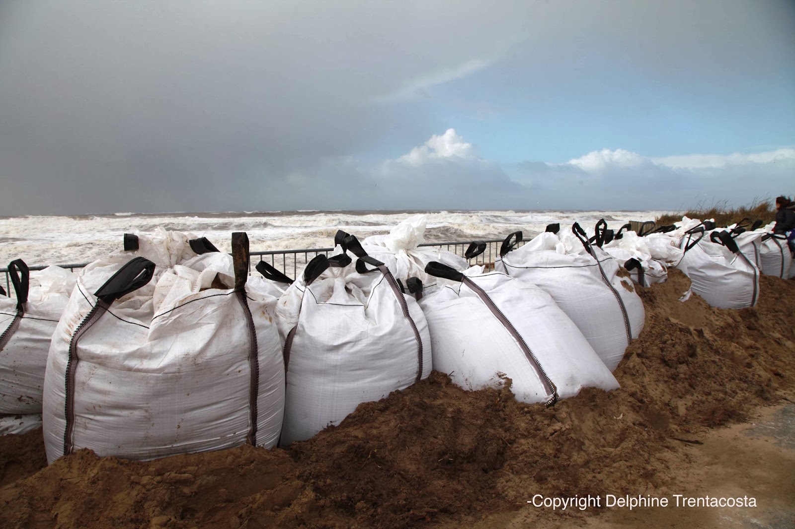 ALEA: Des sacs de sables pour parer "Christine"...