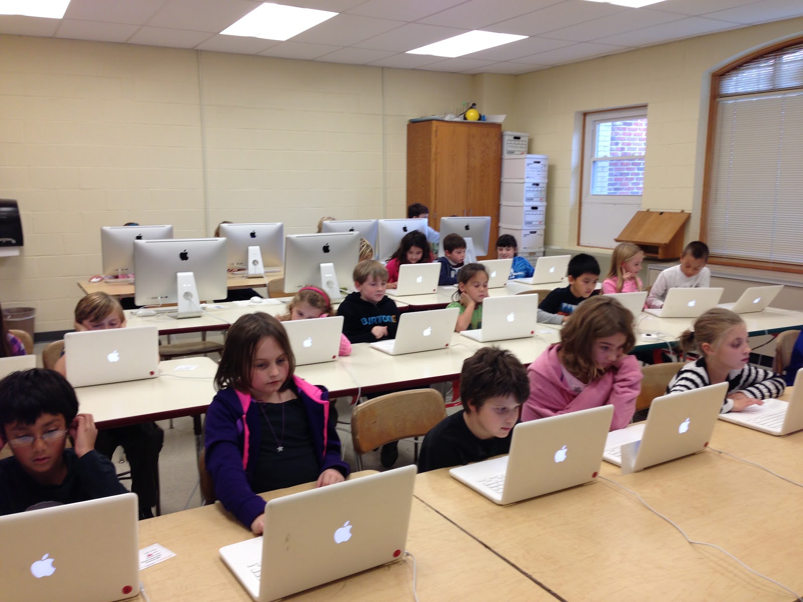 Mrs. Messier's 3rd Grade: Its' been a week ... but feels like forever!