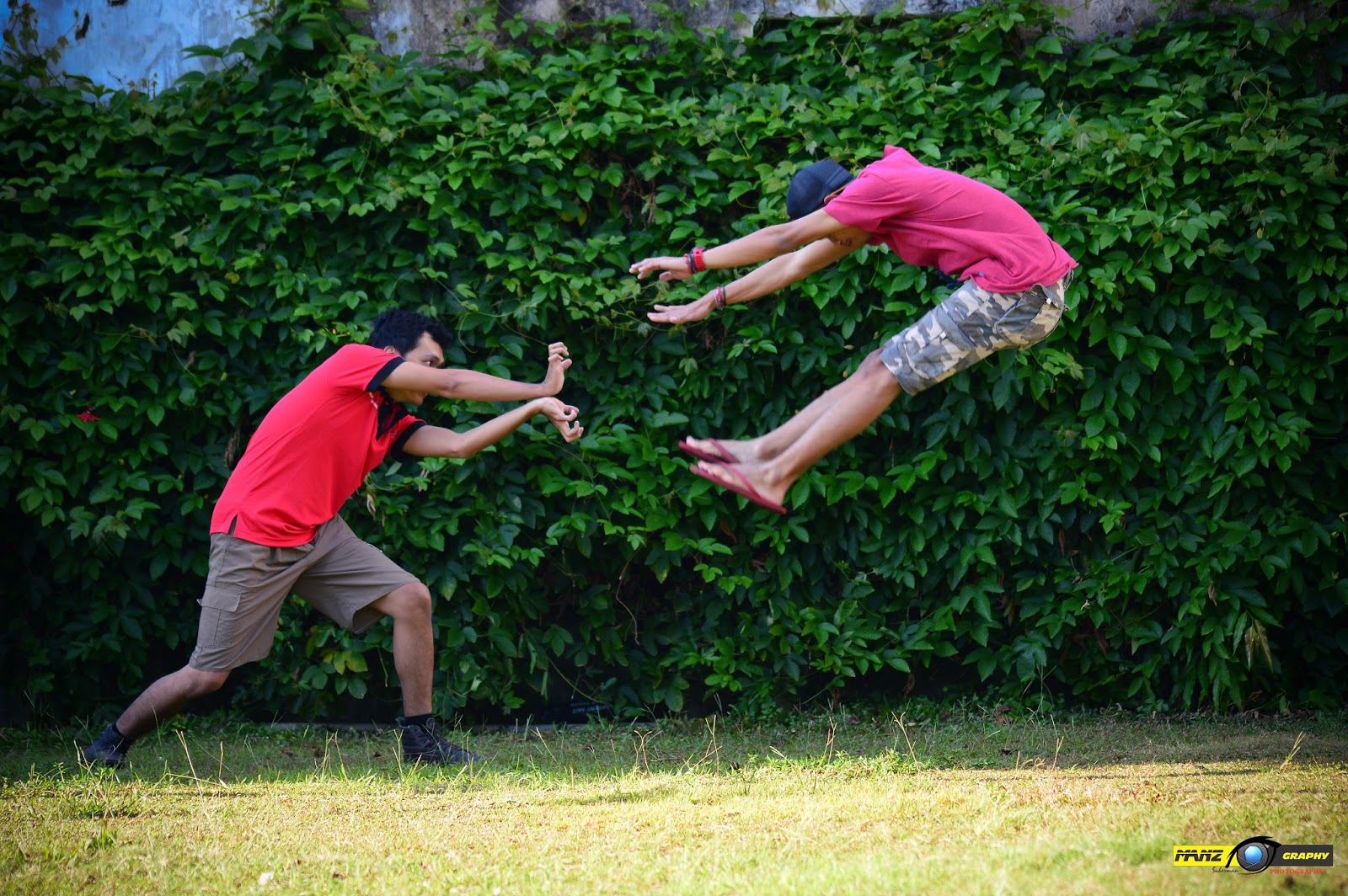 ALL ABOUT PHOTOGRAPHY: CARA MEMBUAT FOTO LEVITASI DENGAN KAMERA DSLR