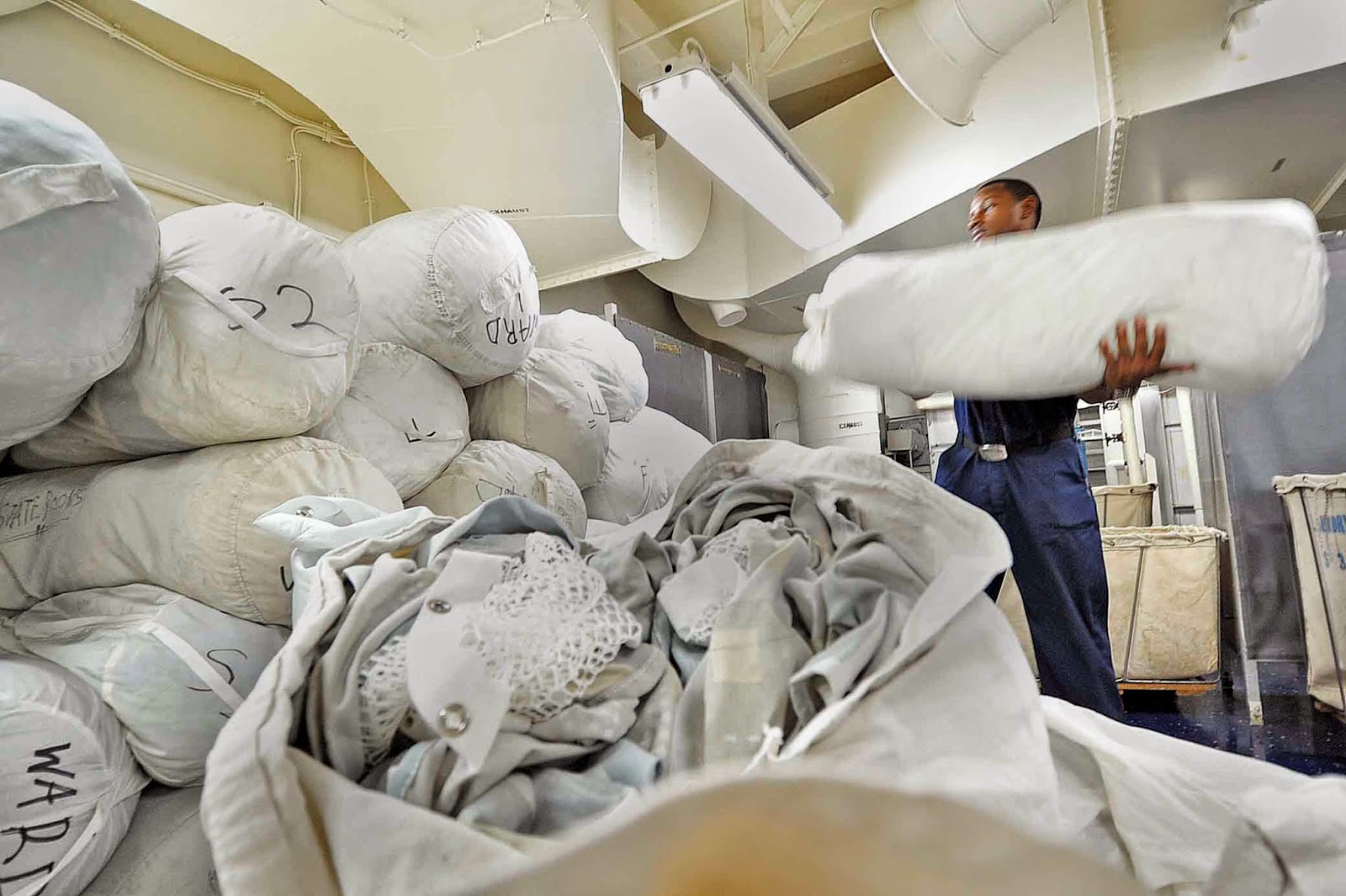 MEMULAKAN PERNIAGAAN DOBI: PENGENDALIAN LINEN HOSPITAL & ISU ...