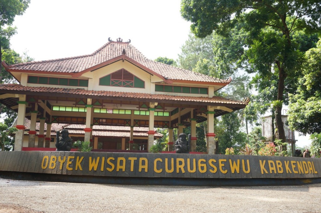 Keindahan Air Terjun Curug Sewu - Kendal - Blog Najih