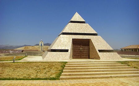 The Presurfer: Felicity, California: The Center Of The World