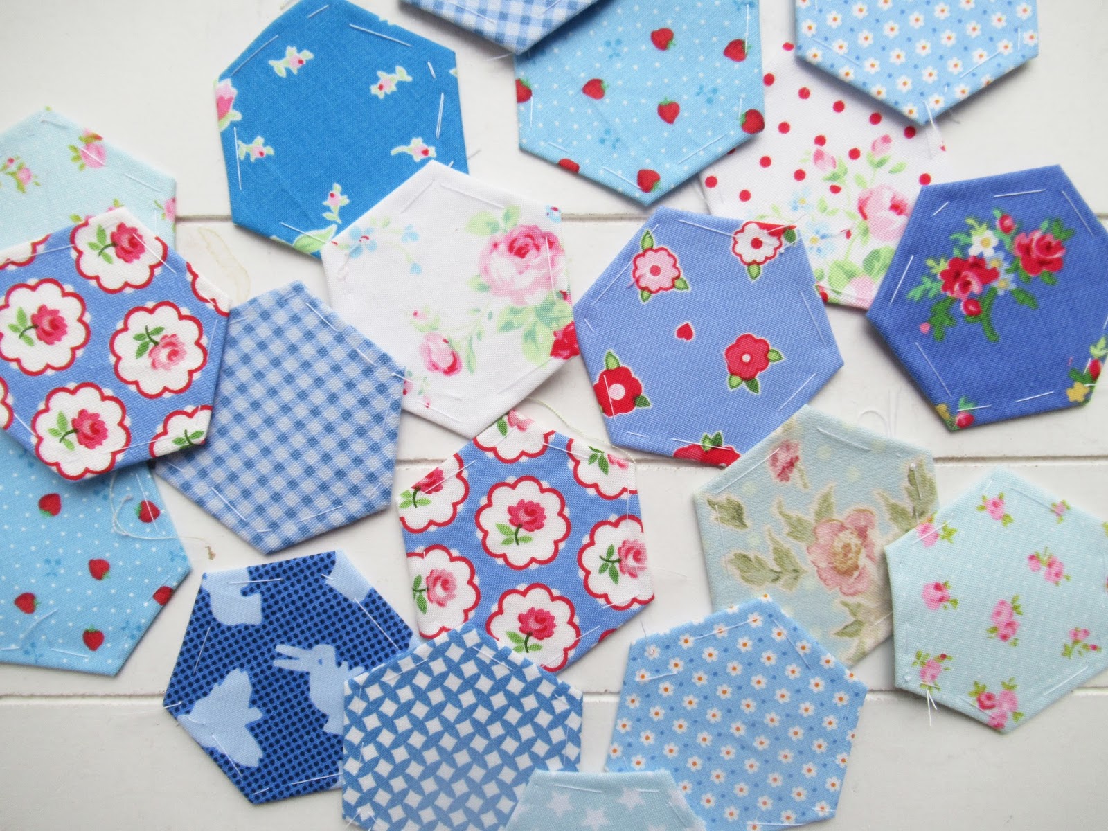 Helen Philipps: Hexagon Flowers