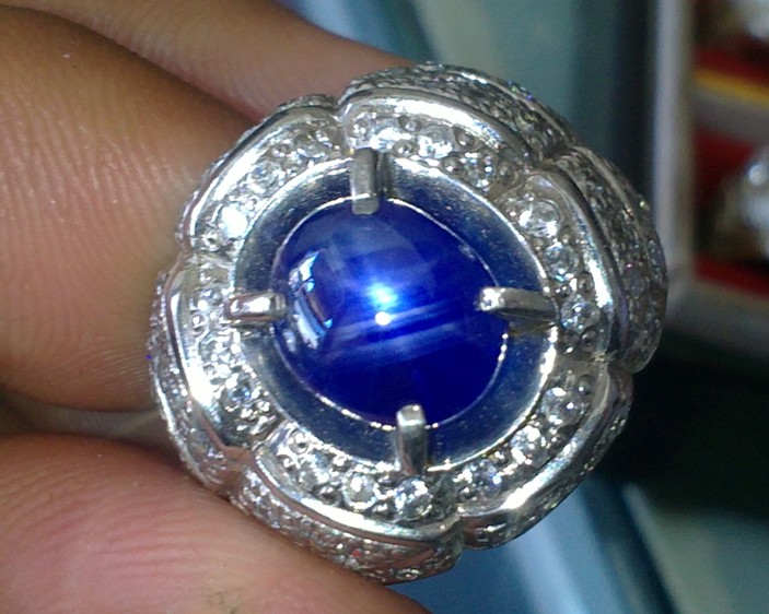 Batu Permata: Blue Safir Birma Bintang Hitam vs Golden Star Safir