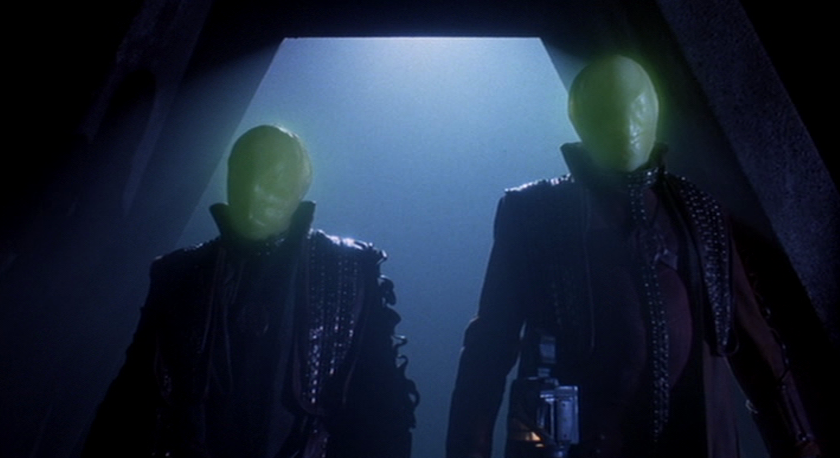 PERRA MUERTE: CRITTERS (CRITTERS, 1986) 86´