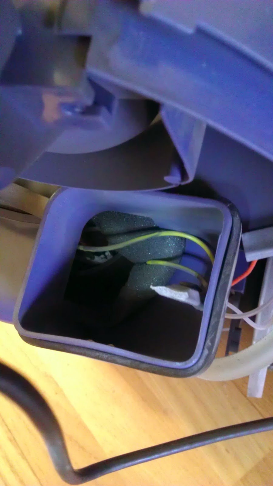 imahginable: Casi se quema la aspiradora. Cómo desmontar una Rowenta ...