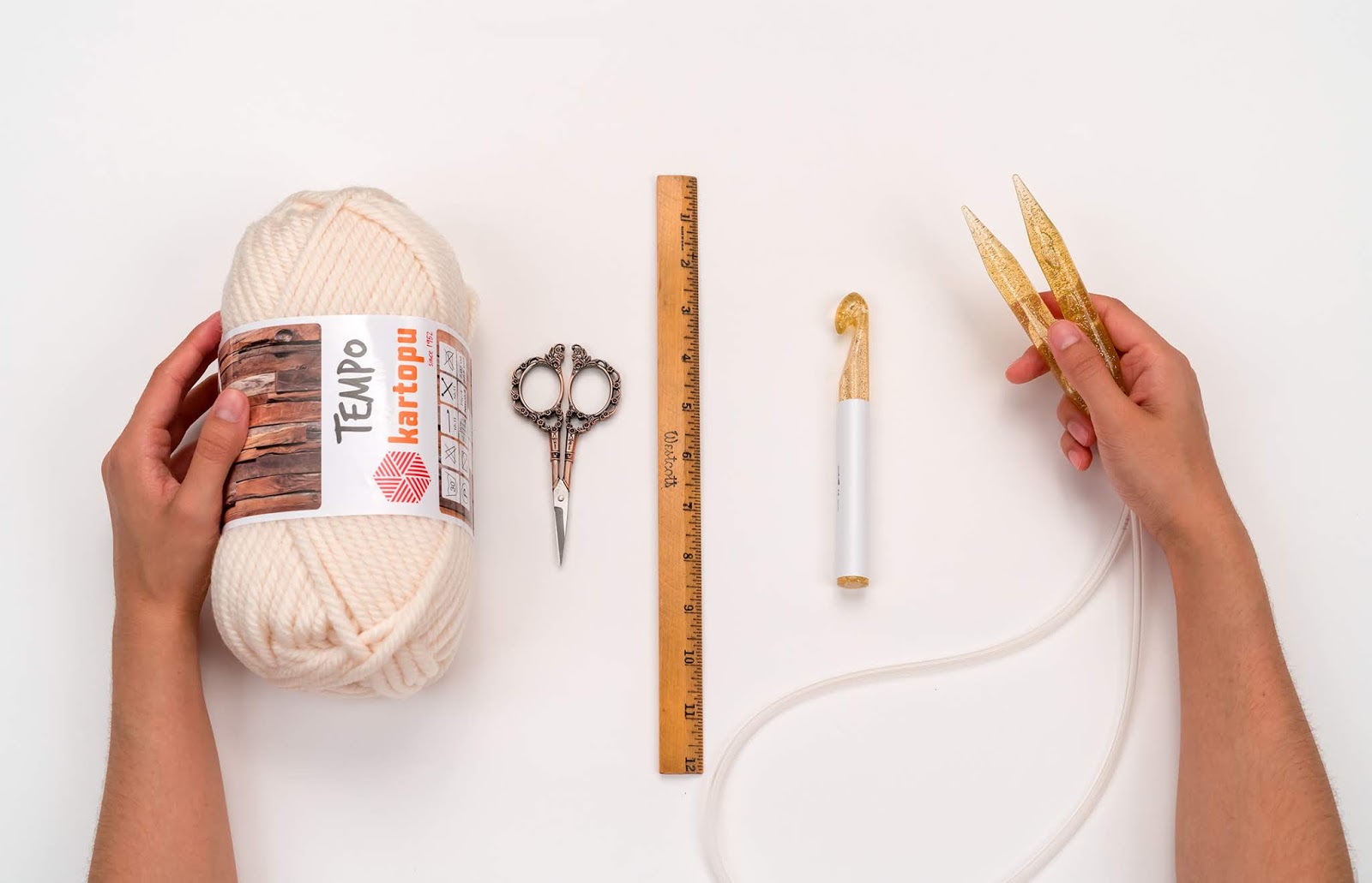 Brenna Ann Handmade: FREE KNITTING PATTERN: The Chunky Ribbed Fringe ...