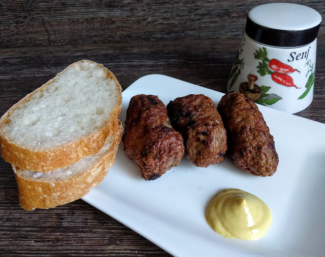 - Hausgemachte " Mici