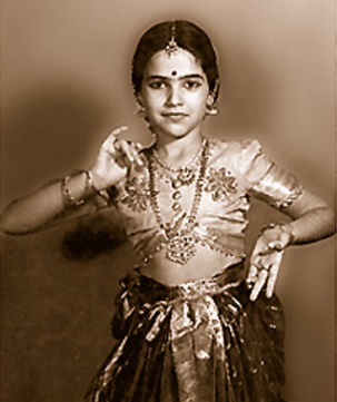 Muthukumara Pillai On Screen in Kannika (1947), and Other Nattuvanars ...