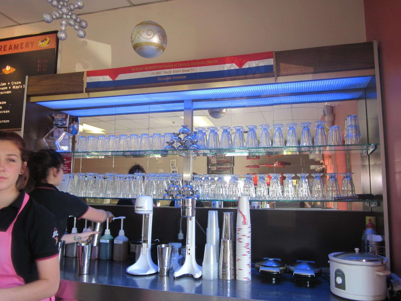 the sneaky pigeon: The Junction Ice Creamery, 6056