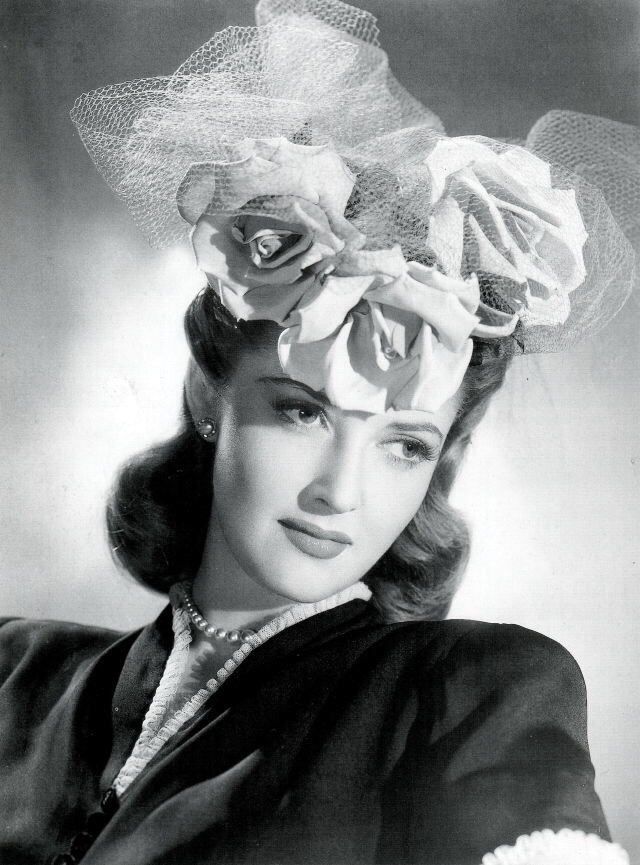 Glamorous Photos of Martha Vickers in the 1940s ~ Vintage Everyday