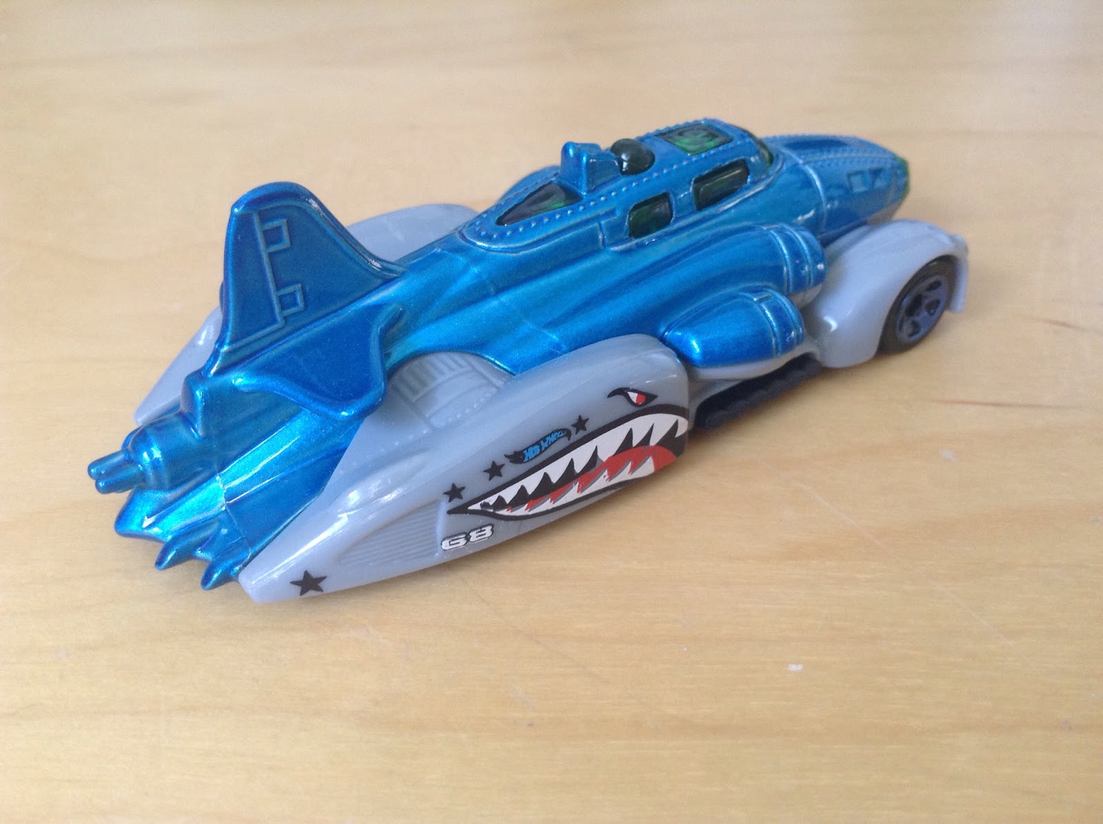 JULIAN'S HOT WHEELS BLOG: Fast Fortress (2015 Sky Show)