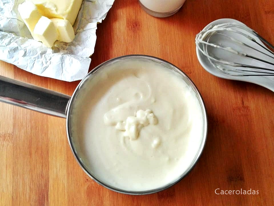 Salsa bechamel casera fácil paso a paso | Caceroladas