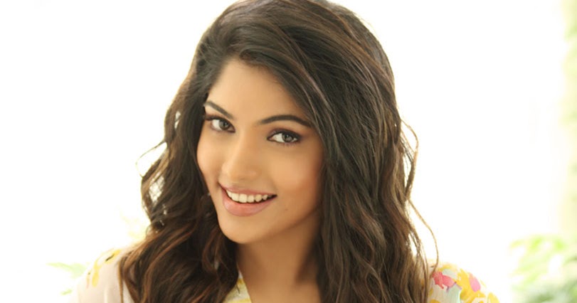 Mallu Actress Muktha Photo Shoot Pictures