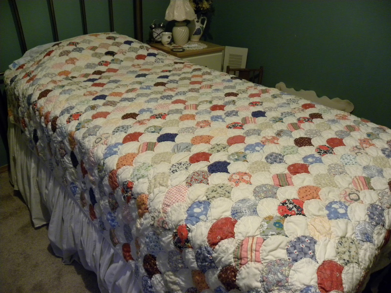 Mawsons Always Moving: Clam Shell Quilt