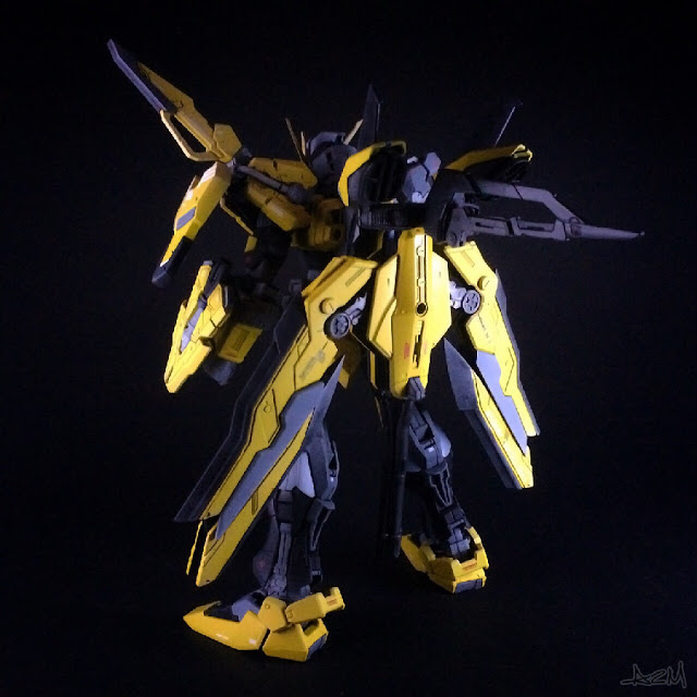Gundam Family: 1/100 Sword Strike Bee Gundam Custom Build