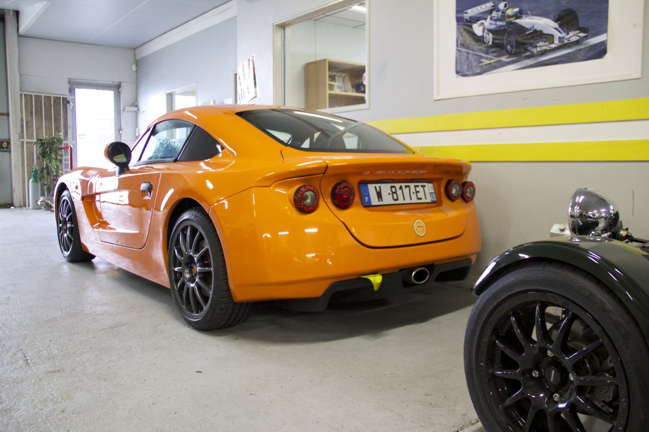 Ginetta France: La Première G40R en conduite à gauche chez Bourcier ...