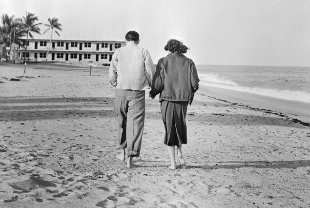 EBL: Frank Sinatra at the Beach