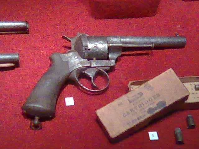 cRiPpLe_rOoStEr a.k.a. Kamikaze: exemplos de armas antigas