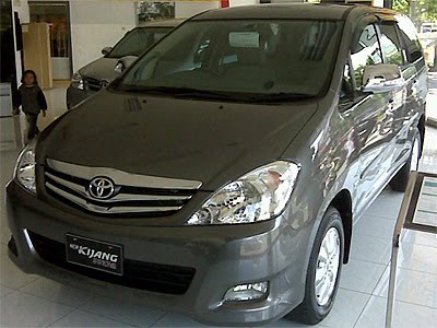 GRAND NEW INNOVA: POSTER