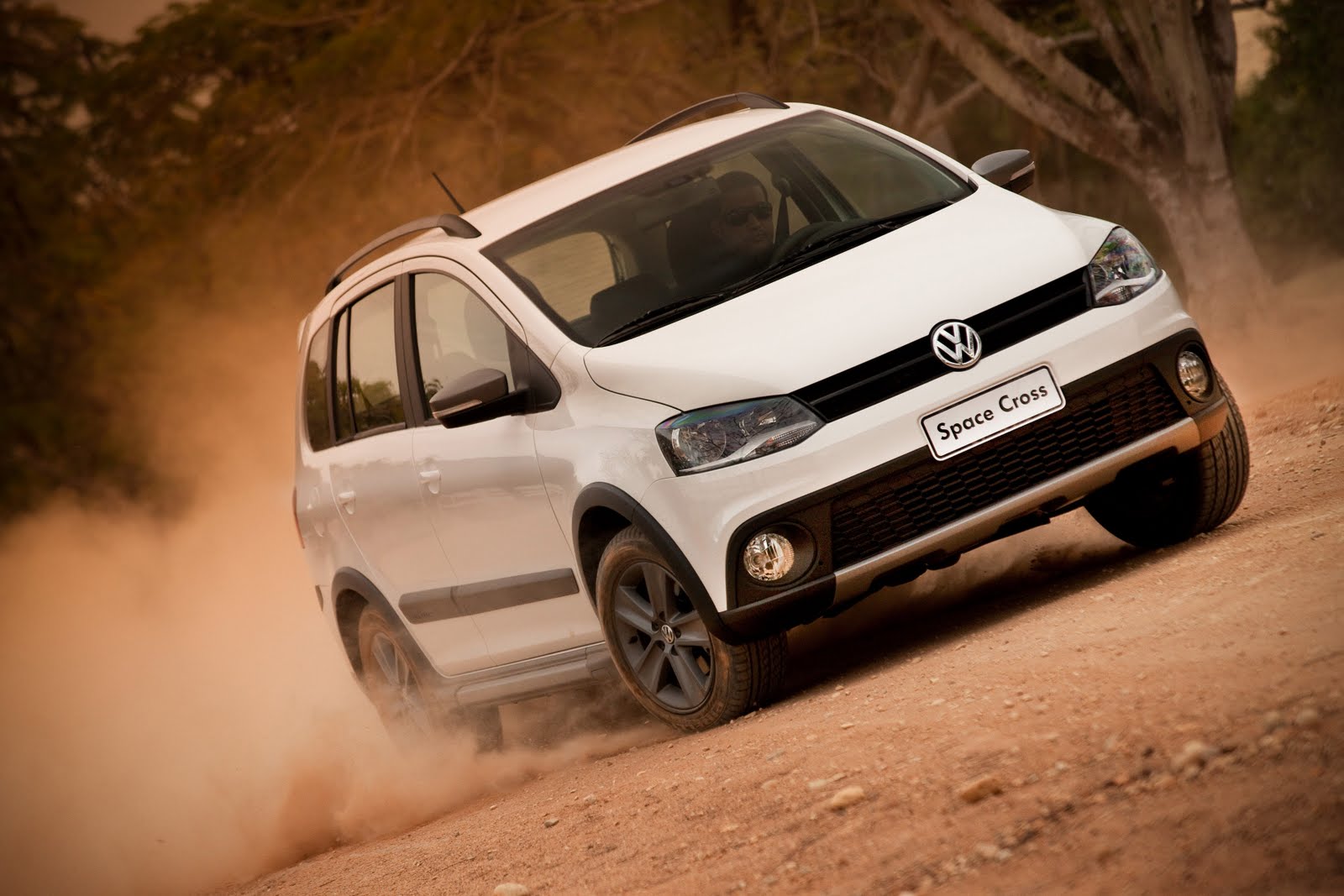 Blog do Moquenco: Novo VW Space Cross: Respeito é bom e ele gosta