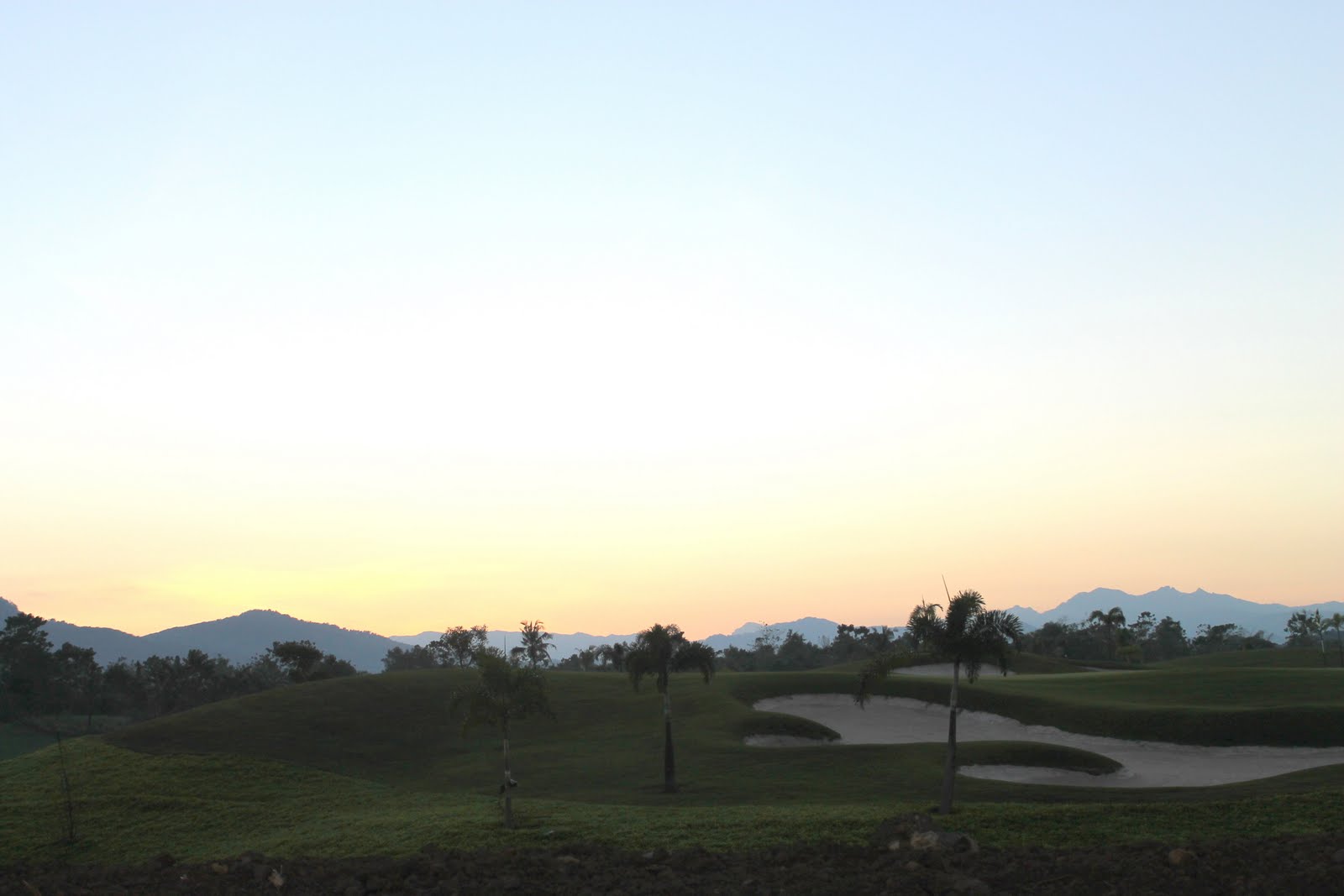 Cinta Sepanjang Perjalanan: Padi Valley Golf Gowa