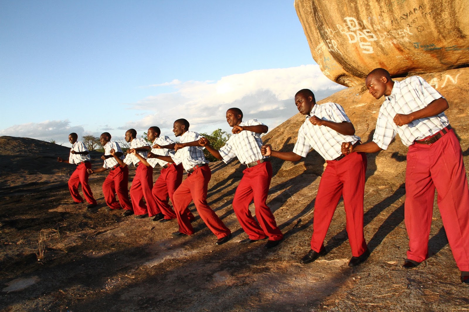 THOY MEDIA PRO: Kwaya ya Mt Maria ,Magdalena -Igunga KMM.Wakiwa ...