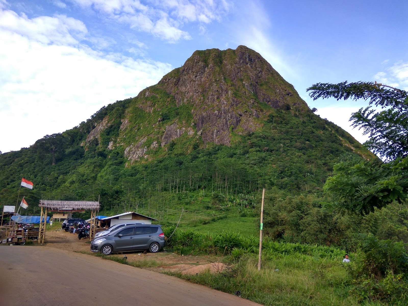 JEJAK LANGKAH: Gowes Gunung Batu