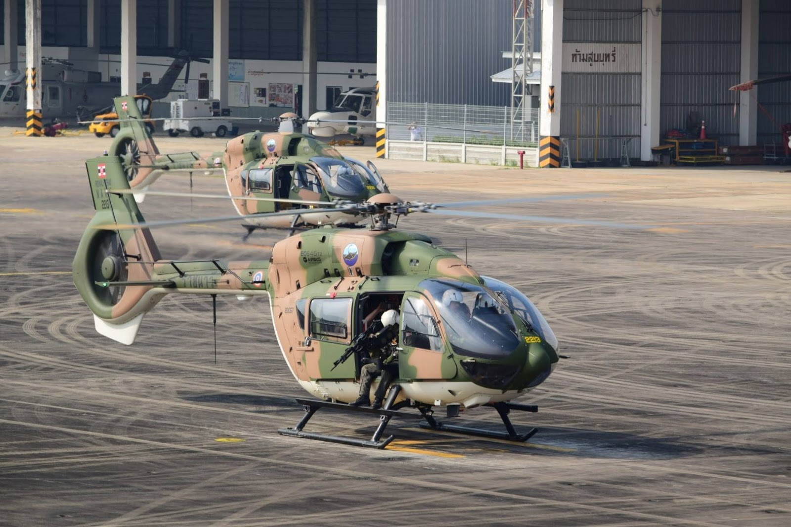 THAIDEFENSE-NEWS: ฮ. EC645 T2 ของกองทัพเรือ ได้รับการติดตั้งปืนกล MAG58