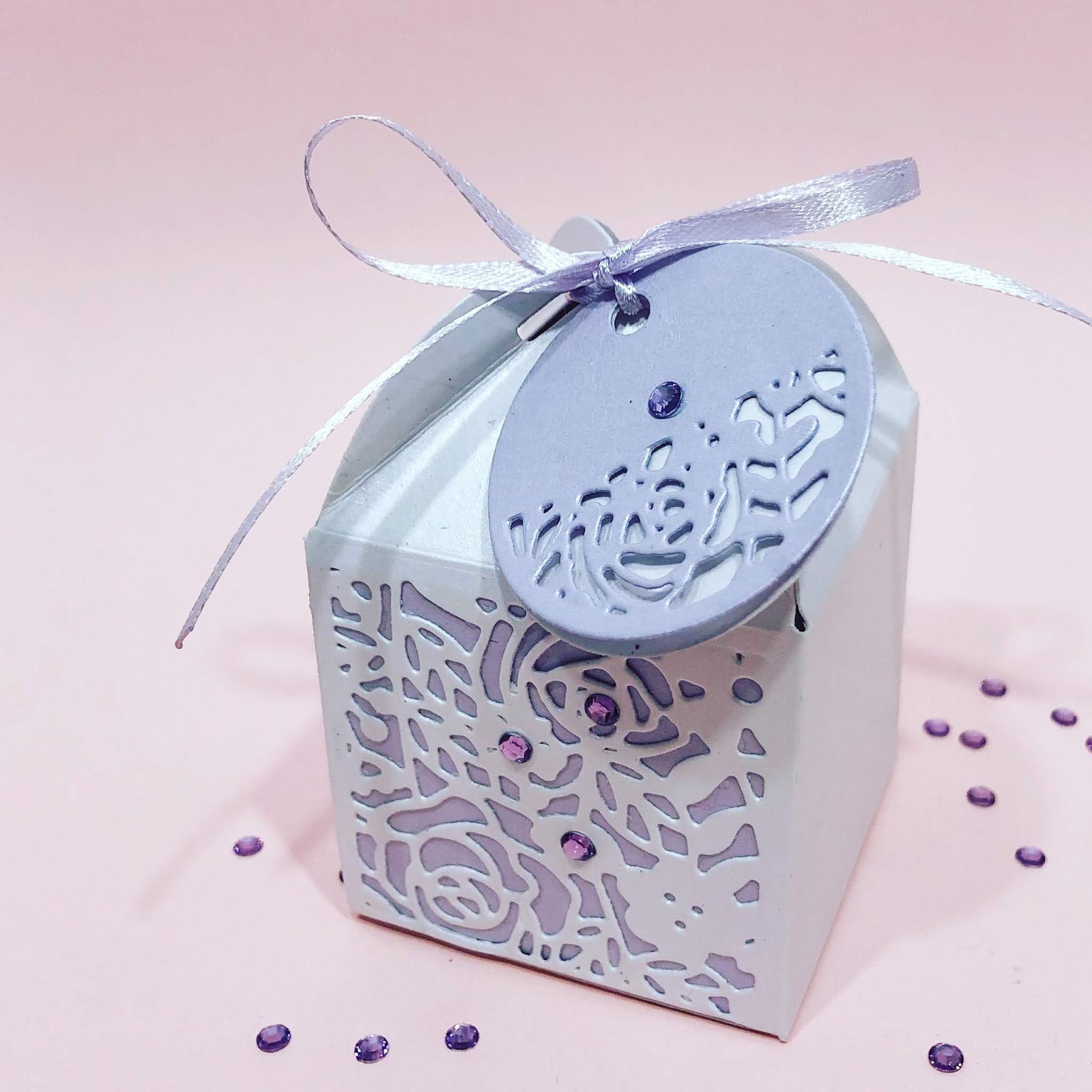 Art with Heart: How to Make a Favour Box? { Sizzix }