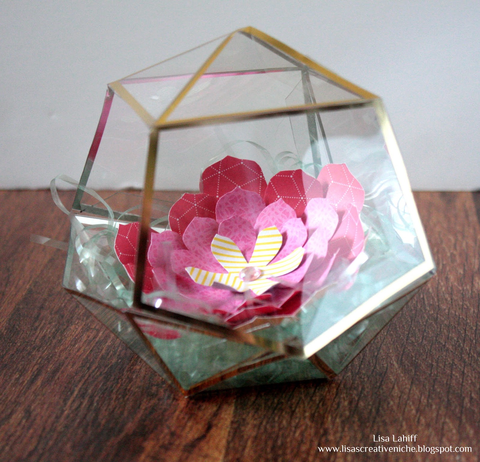 Lisa's Creative Niche: A Paper Terrarium? Yes Please!