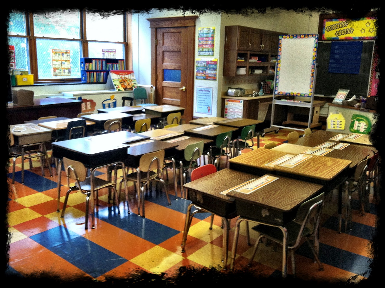 Just Wild About Teaching: Classroom Tour...Come Take a Peek! =)