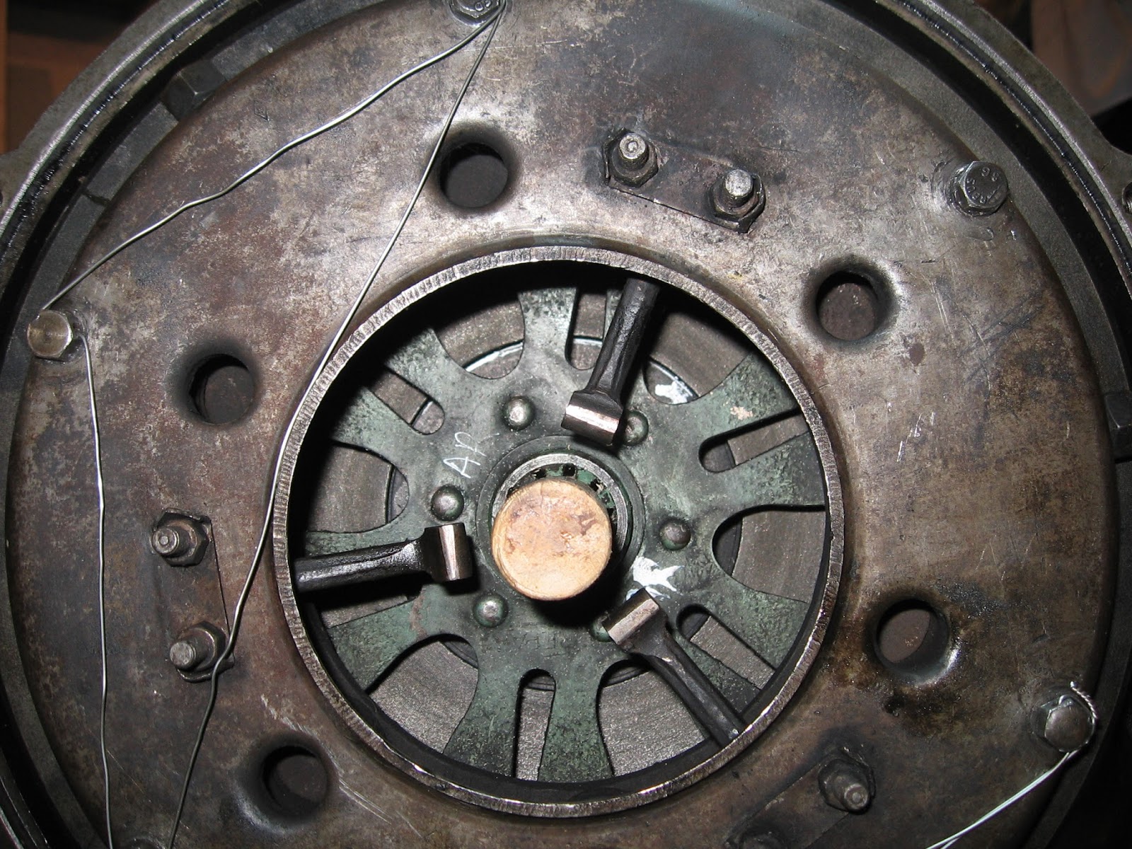 Monaquatre YN1: remontage embrayage 2ème